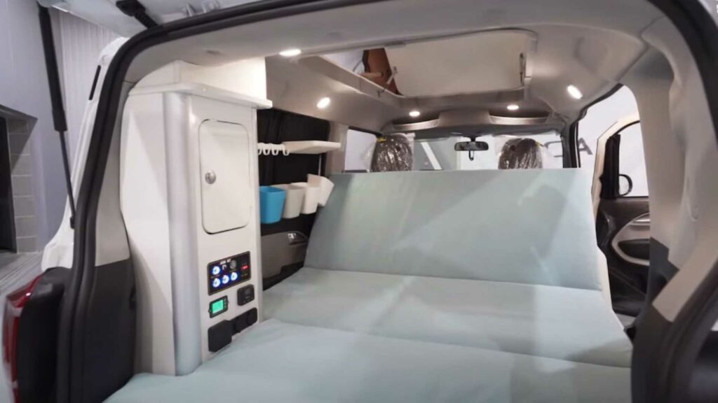 Conozca la Daon Ravy: Una minivan llena de características - Gossip ...