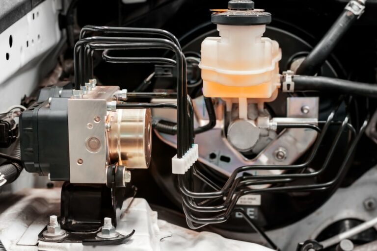 ¿Qué significa la luz de ABS en el tablero? (+CAUSAS) - Gossip Vehiculos