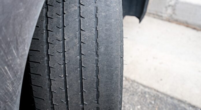 ¿Por qué mi auto se va de lado a la izquierdo o a la derecha? - Gossip ...