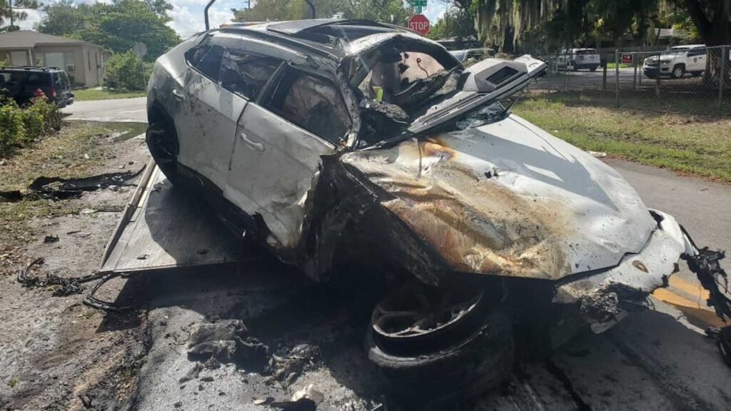 Lamborghini Urus en Fort Lauderdale se pasó una señal de "Stop" y ...