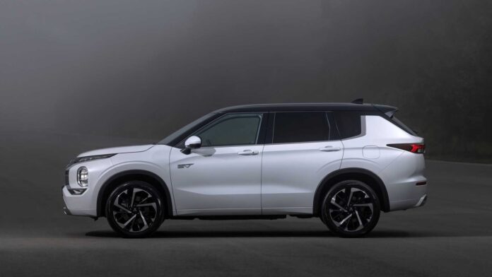 Mitsubishi Outlander PHEV 2023 con un precio base US$ 41,190 y genera ...