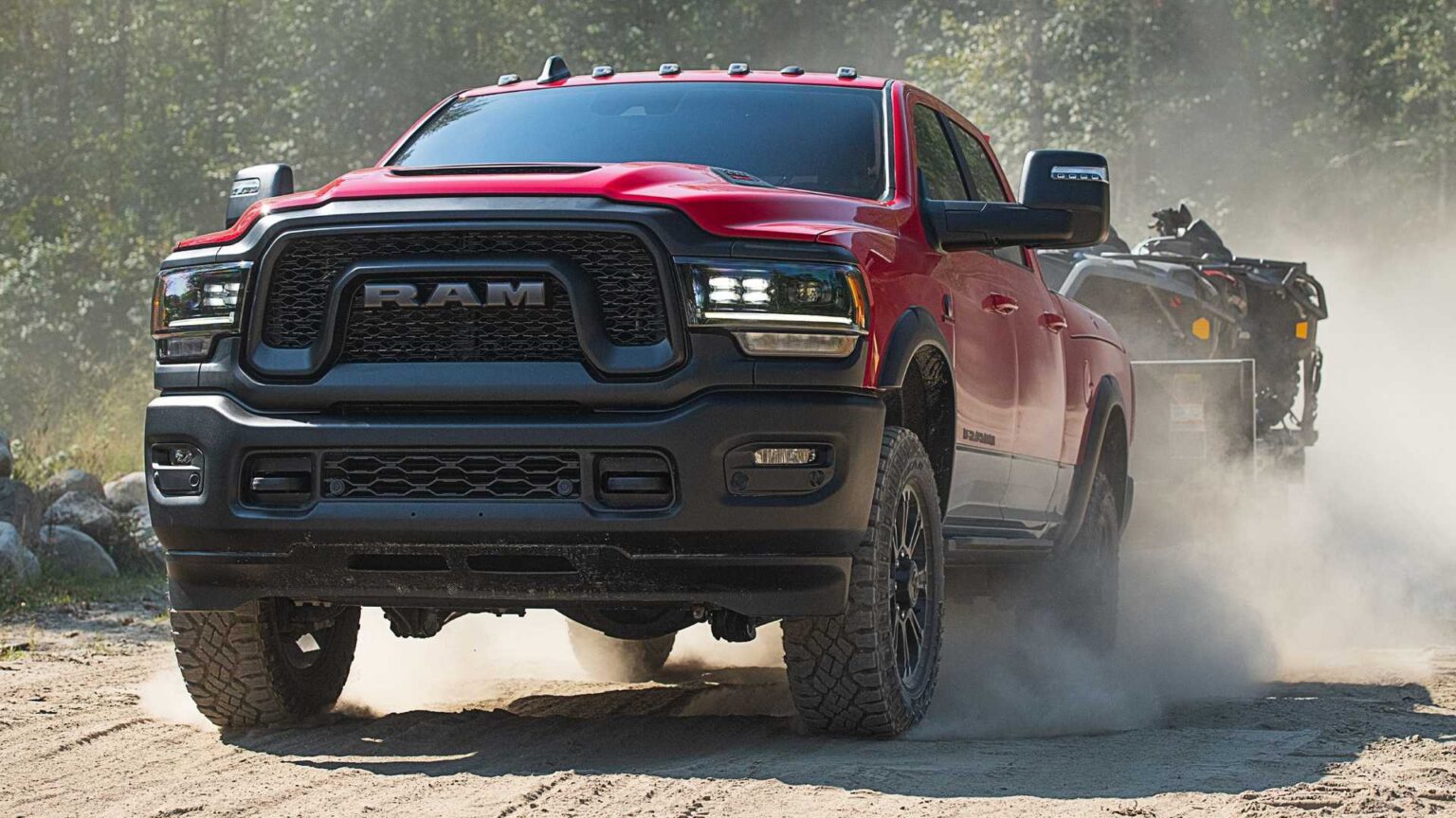 Presentan la Ram 2500 Heavy Duty Rebel 2023 con estilo Power Wagon y tren motor a diésel o ...