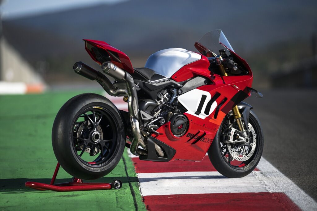 Debuta la nueva Ducati Panigale V4 R: precios, características e ...