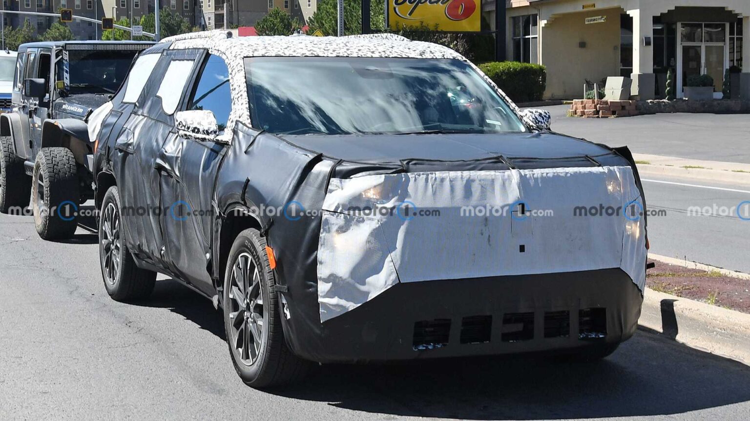 Primeras Imágenes espía del GMC Acadia 2024 muestran su interior ...