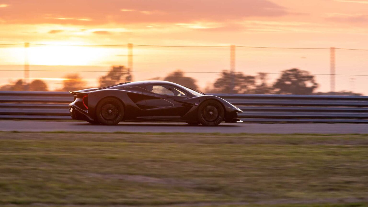 Lotus Evija Fittipaldi hace su debut con aluminio reciclado del ...