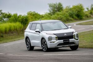 Mitsubishi Outlander 2023: Precios, motor, interior, ficha técnica ...