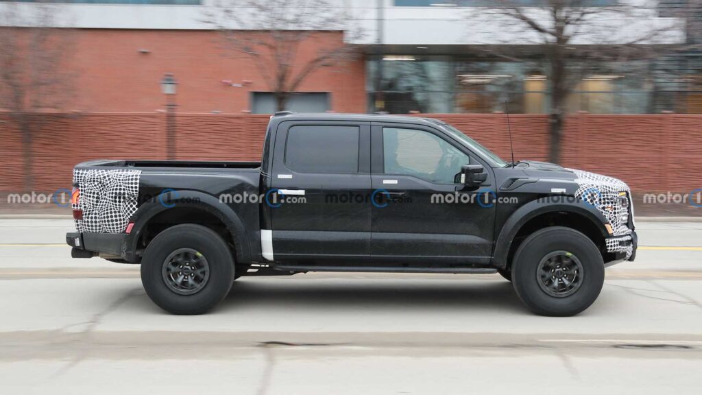 Imágenes espía del Ford F-150 Raptor R con estilo actualizado - Gossip ...