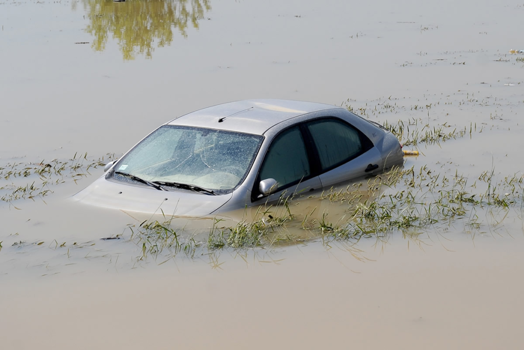 ¿Conviene comprar un carro inundado? - Gossip Vehiculos