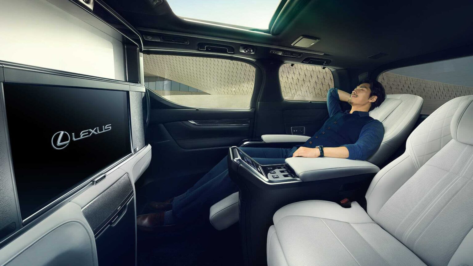 El Lexus LM 2024: La minivan de lujo que redefinirá el confort y la ...