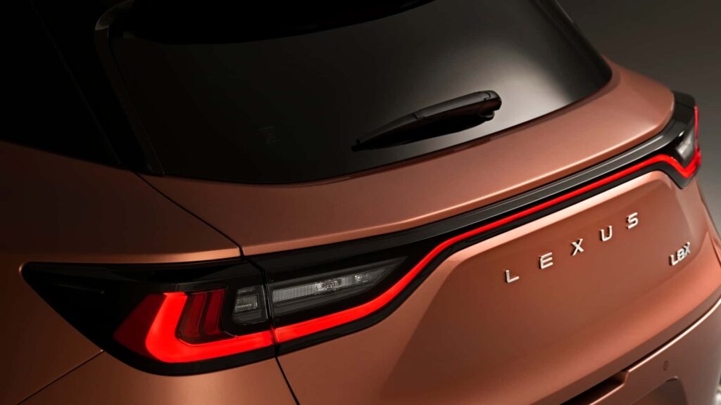 Lexus LBX: El pequeño crossover de lujo que combina elegancia y ...