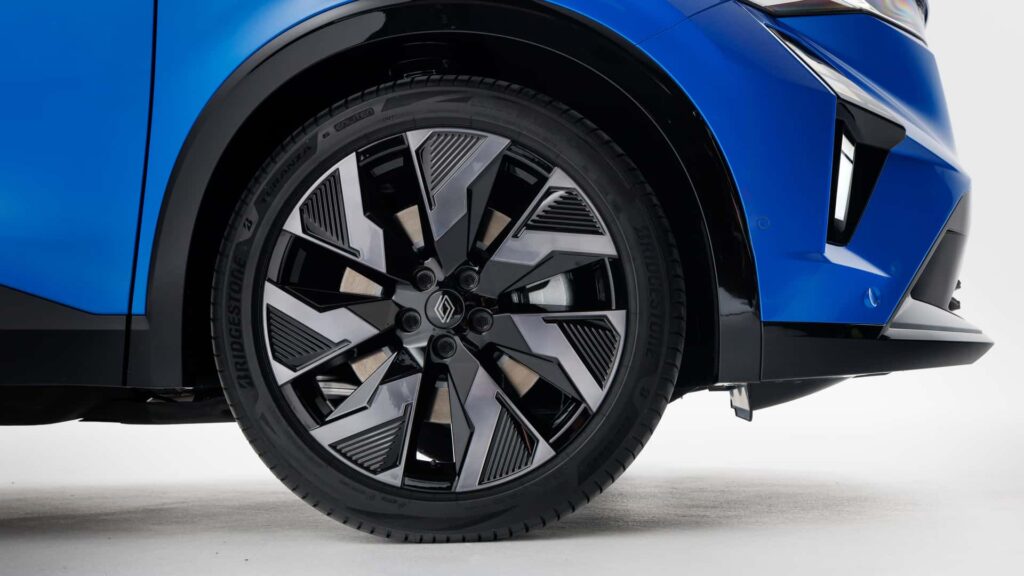 Presentacion del potente Renault Rafale Coupe-SUV 2024 con sus 300 ...