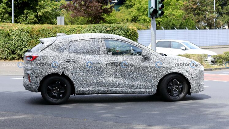 Rediseño del Ford Puma 2024 sorprendido en plena prueba de carretera