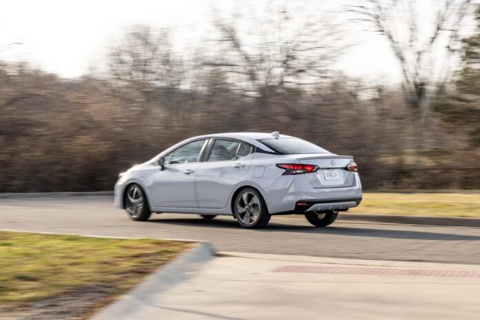 Nissan V Drive 2024 en México: precios, características, imágenes y video