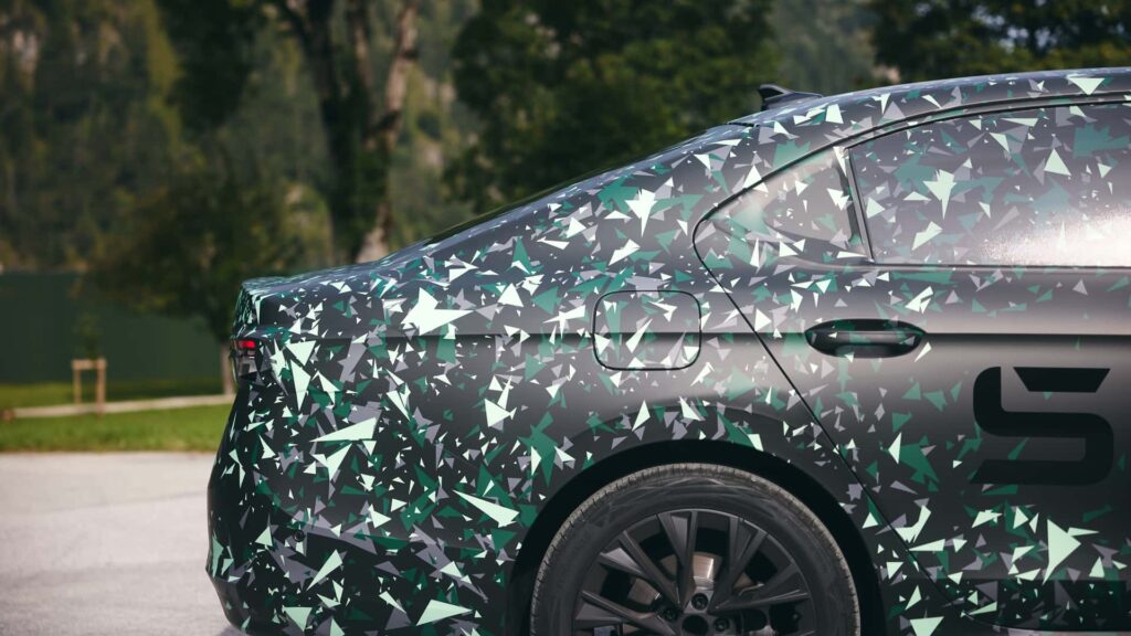 Skoda Superb Liftback 2024: Primer Vistazo al Nuevo Modelo en Teaser ...