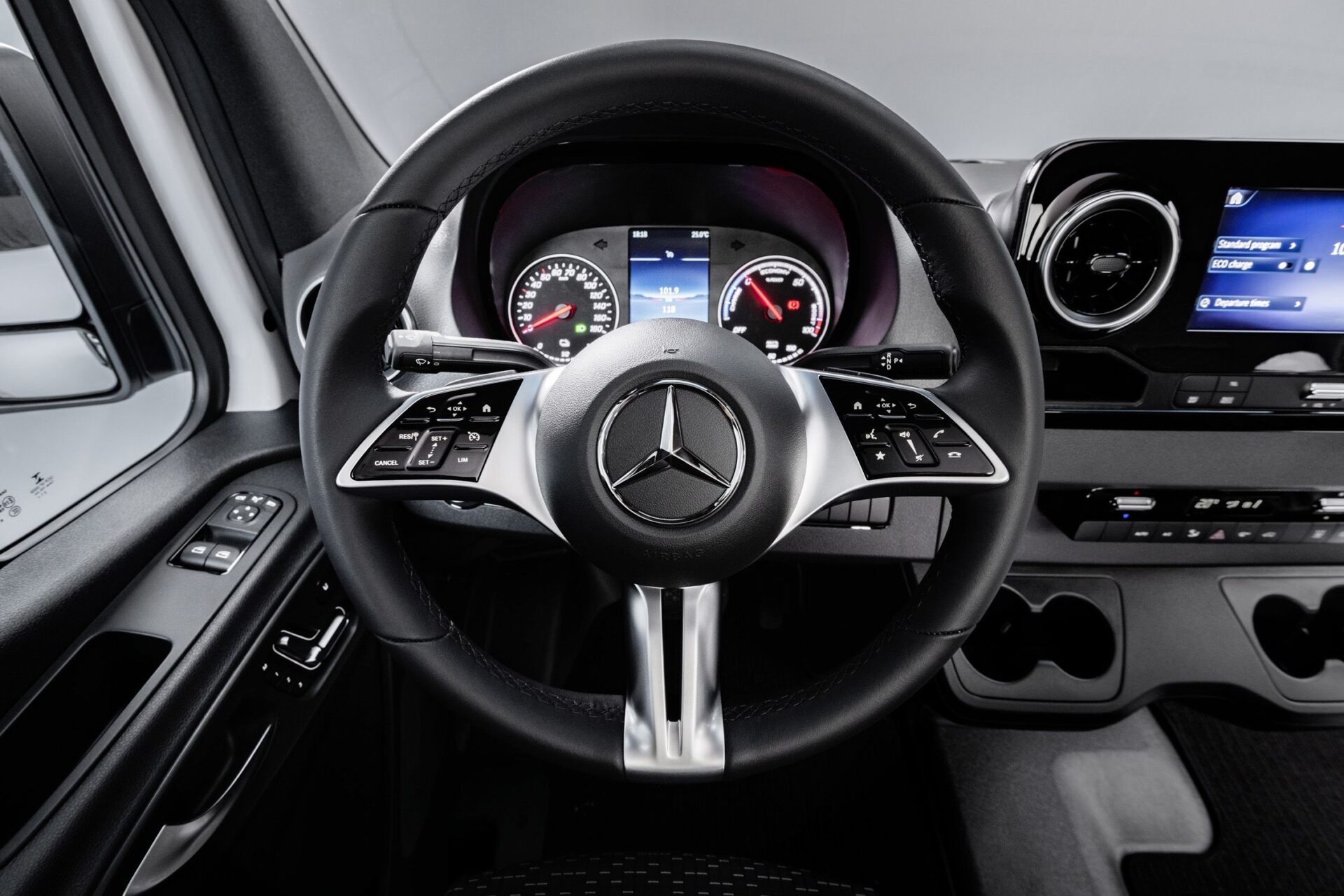 Mercedes-Benz Sprinter 2024: precio, motor, características, interior ...