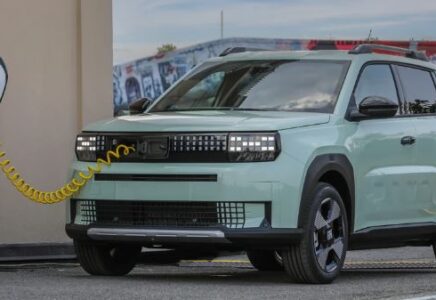 El imponente SUV Toyota Century 2024: Renderizado a partir de la imagen ...
