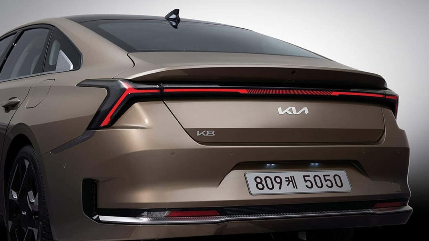 Kia K8 2025: El Sedán que Redefine la Elegancia en la Era de las SUV